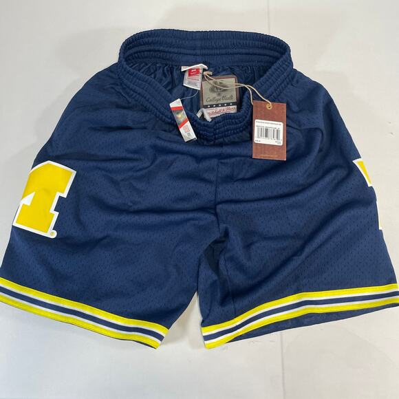Mitchell & Ness | Shorts | Michigan Wolverines Mitchell Ness 991 Road ...